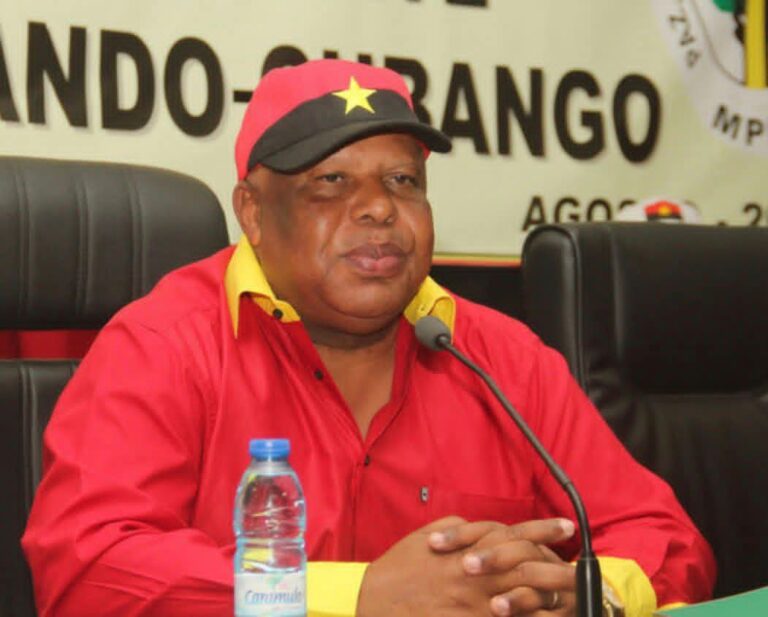 VETERANOS DO MPLA TROCAM NANDÓ POR HIGINO CARNEIRO NO XADREZ DO ...